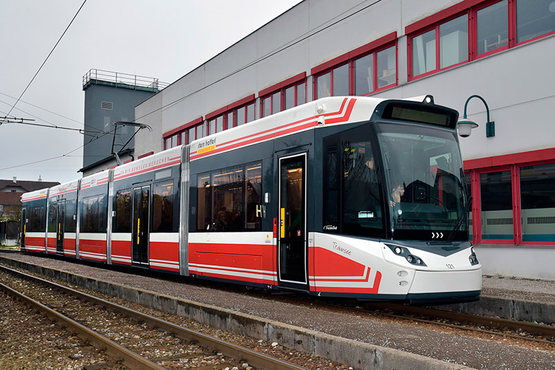stadt.regio.tram Fahrzeuge offiziell in Betrieb | Vorchdorf Online